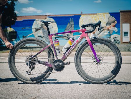 Canyon Grail CFR RIFT review: The Grail gets exciting new gravel ...
