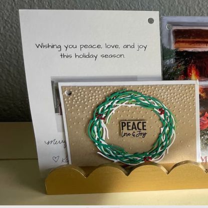 The best holiday card displays from Target, Amazon, and more | Homes ...