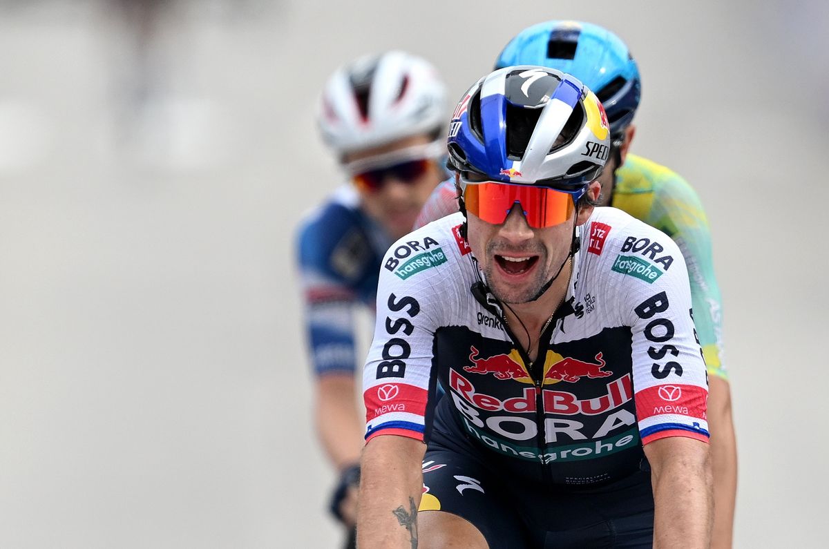 Primož Roglič out of Giro d'Italia after crashing again on rain-soaked ...