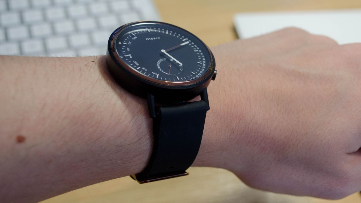 Fitness, battery life, interface and app - Misfit Command review - Page ...