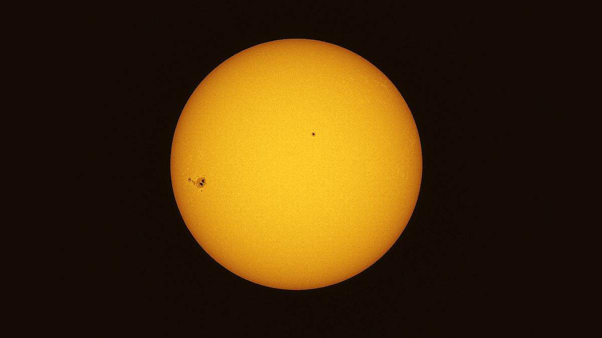 Record-breaking high-altitude shot of sun's surface captured from one ...