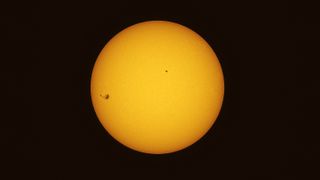 Record-breaking high-altitude shot of sun's surface captured from one ...