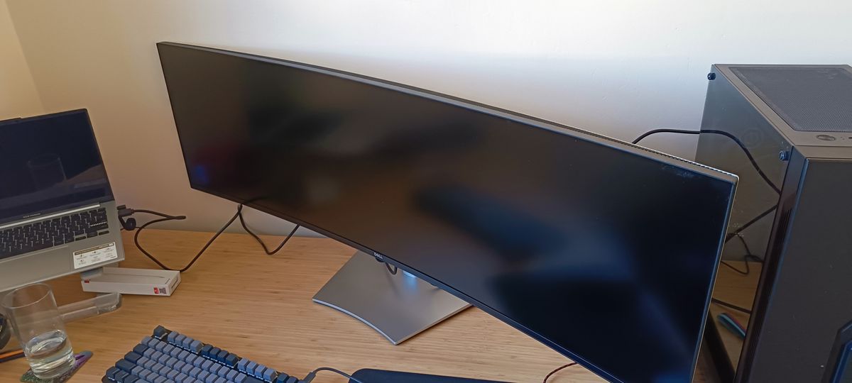 Dell UltraSharp U4924DW review: curved ultrawide monitor offers more ...