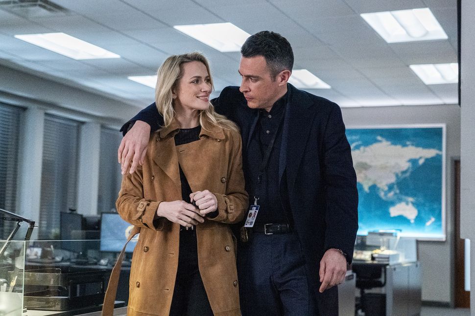First Looks At FBI's Crossover With Most Wanted Reunite Scola And Nina ...