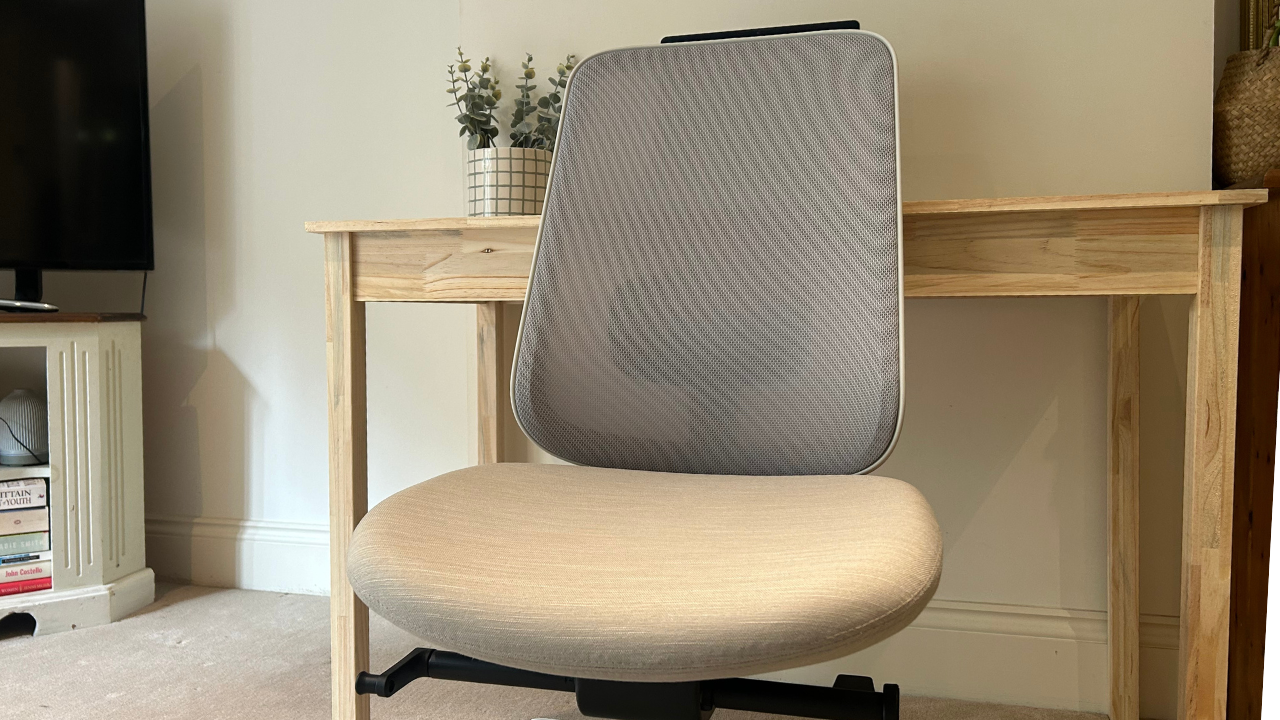Slouch Task One review: an office chair that finally looks as good as ...