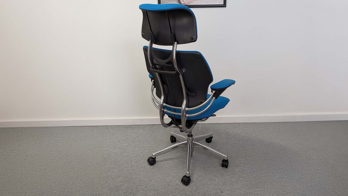 Humanscale Freedom Chair with Headrest review | PC Gamer