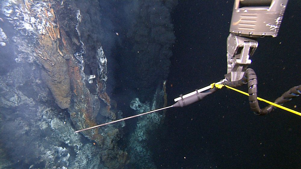 Images: Deep-Sea 'Black Smoker' Vents in Action | Live Science