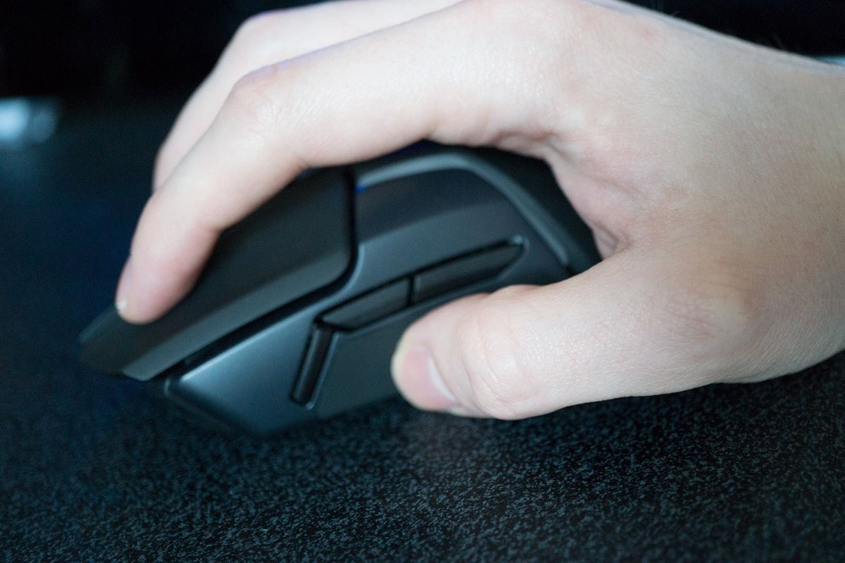 Why wireless gaming mice still use RF receivers instead of Bluetooth ...