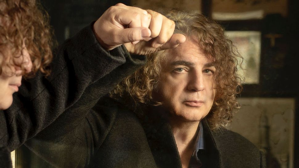 Jakko Jakszyk releases video with Al Murray for Uncertain Times | Louder