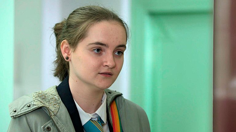 Doctors spoilers: Scarlett Kiernan and Brian visit food bank | What to ...