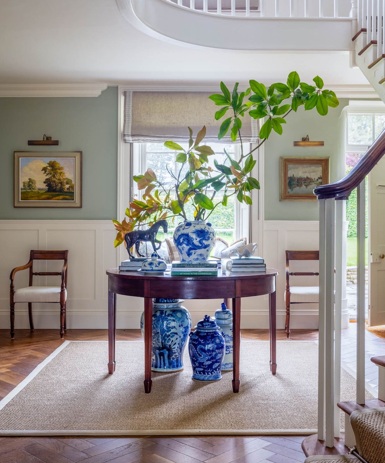 7 collectibles interior designers look for when antique shopping ...