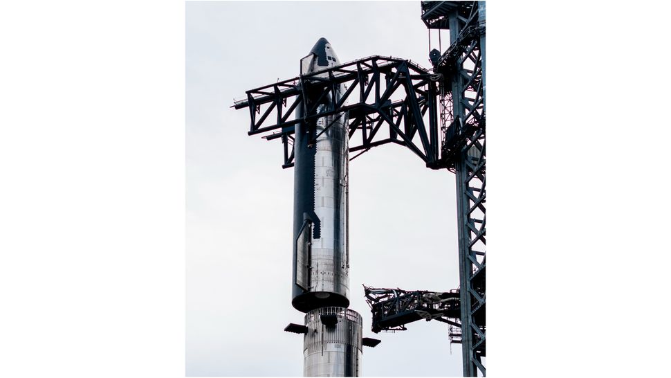 SpaceX stacks giant Starship rocket ahead of 3rd test flight (video ...