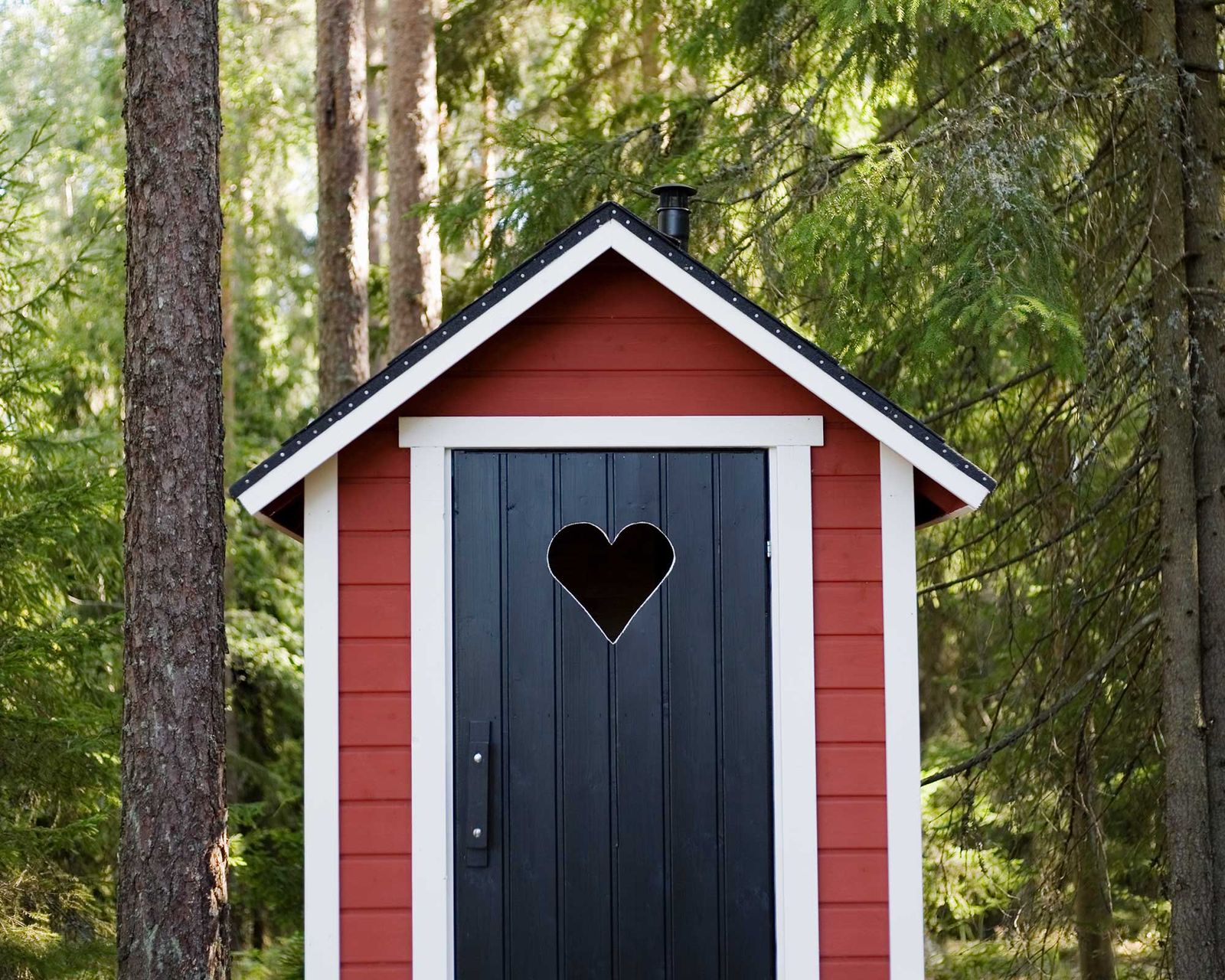 Outdoor toilet ideas: 11 looks, including composting designs | Gardeningetc