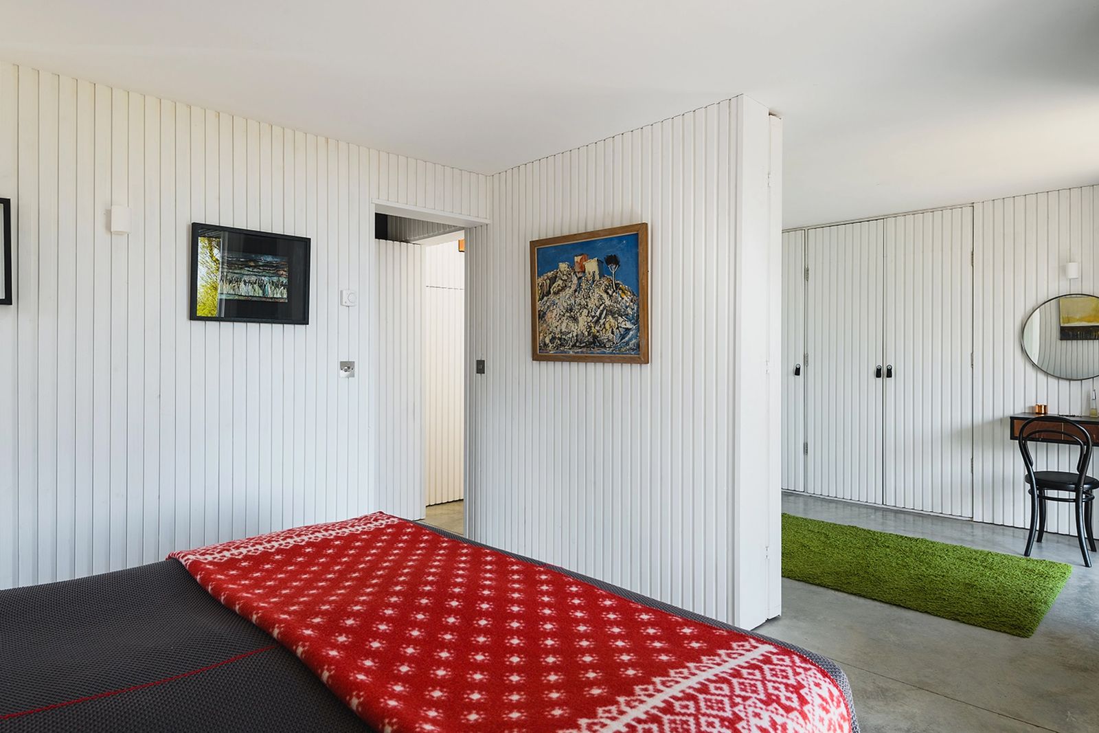 This uber-modern beach house is a lesson in loft-style living | Livingetc