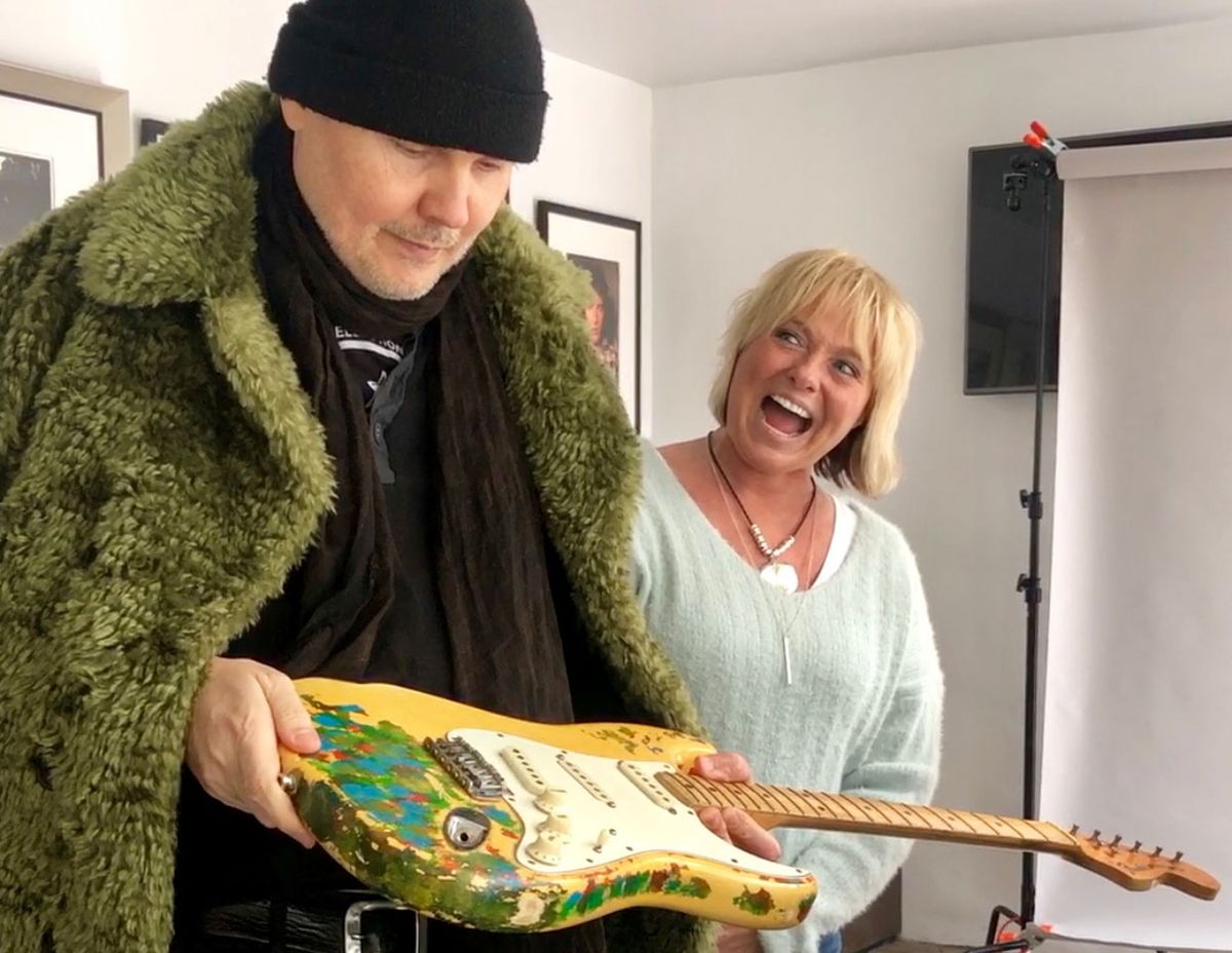 Billy Corgan reunites with stolen Gish-era Strat after 27 years ...