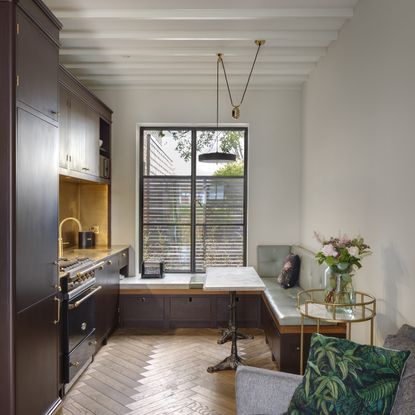 10 clever kitchens without an island that maximize storage | Livingetc