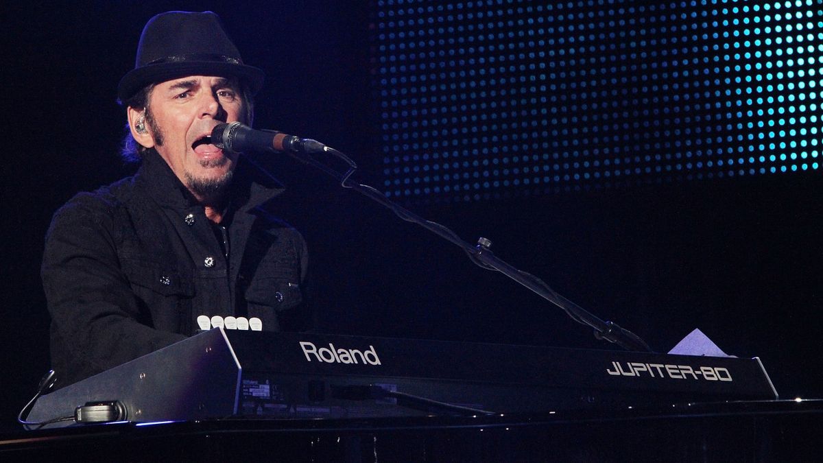 Cain thrilled by Perry's return to live performing | Louder