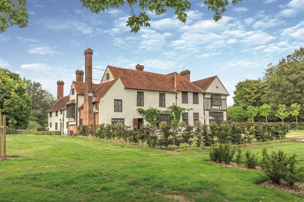 An immaculate timber-framed rectory from the early 1400s where period ...