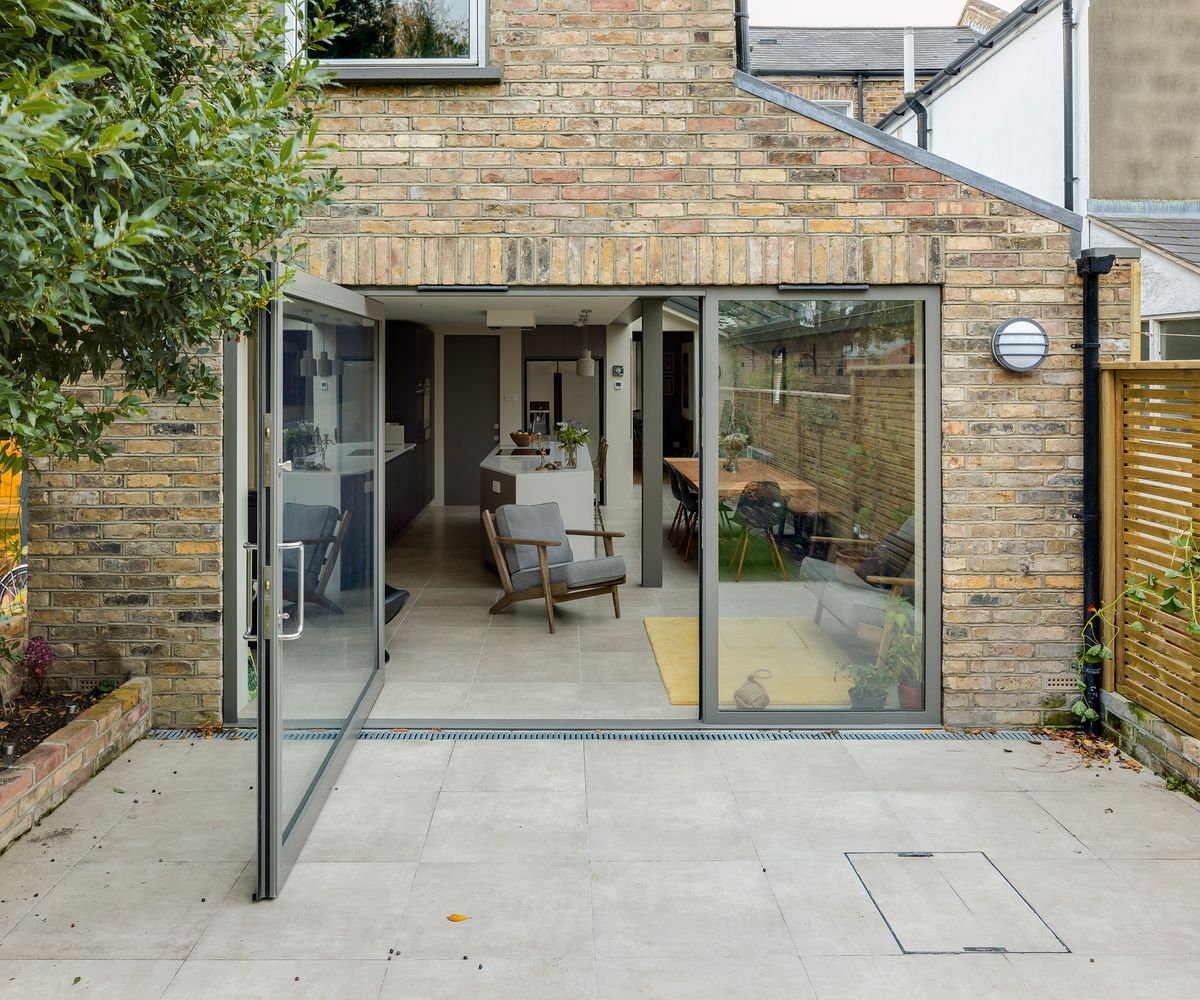 How to build an extension on a budget: Top tips for success | Homebuilding