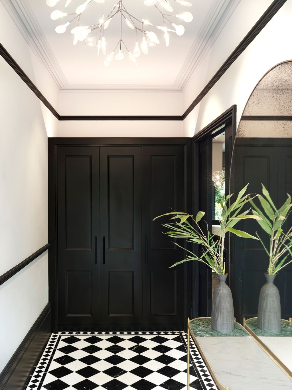 How do you make a small entryway look bigger? | Livingetc