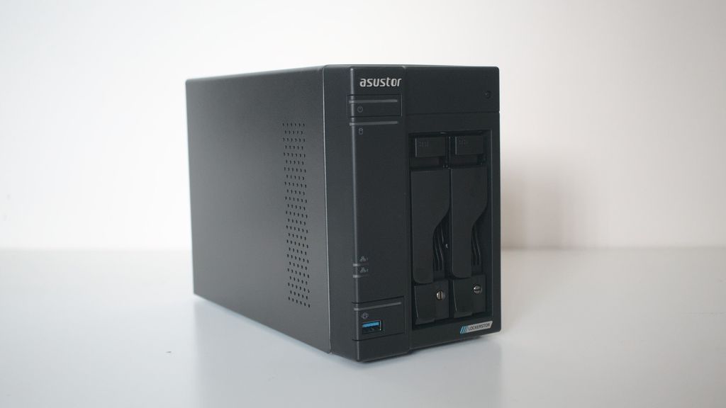 ASUSTOR Lockerstor 2 Gen2 (AS6702T) review: Everything you need in a ...