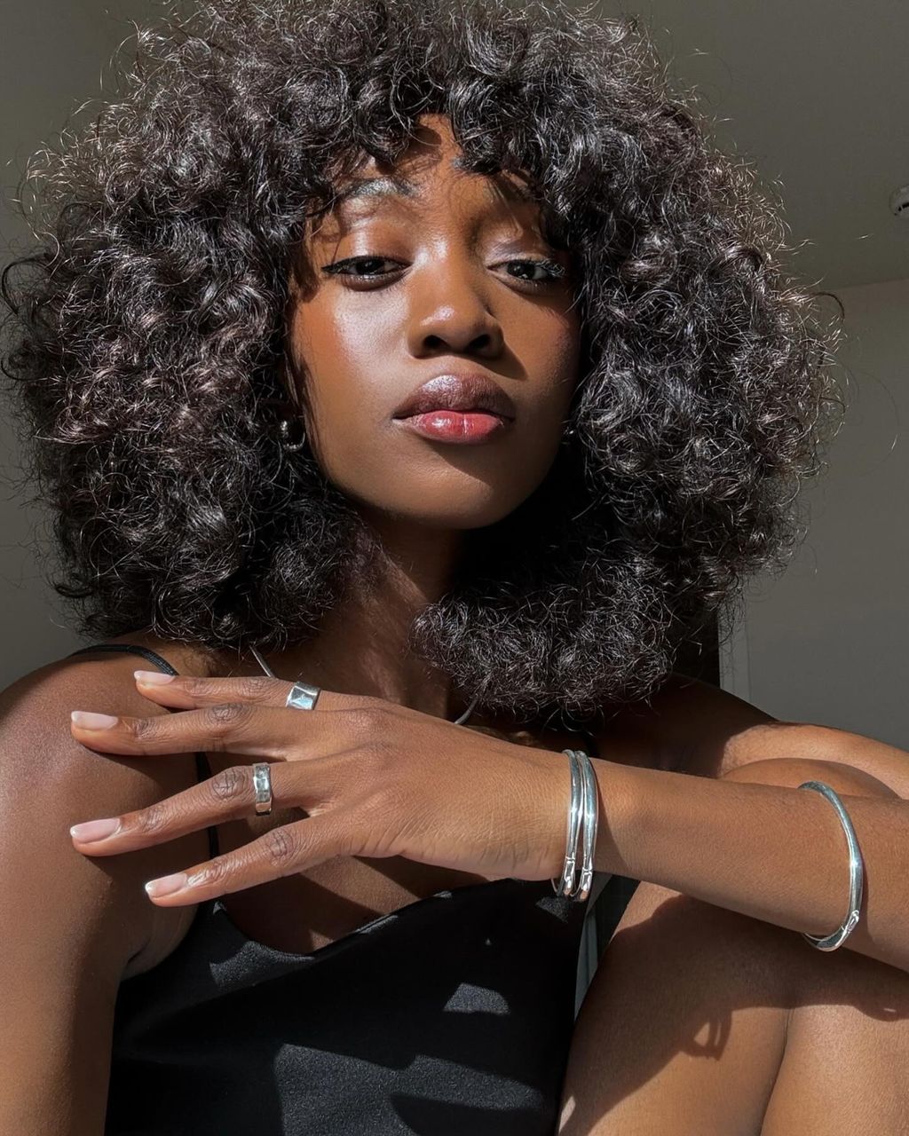 21 Stylish Eyebrow-Framing Fringe Hairstyles I'm Taking To The Salon ...