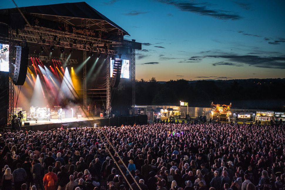 10 tips for taking great crowd shots | Louder