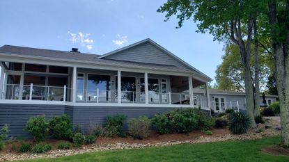 16 deck railing ideas to spice up your porch or patio | Real Homes