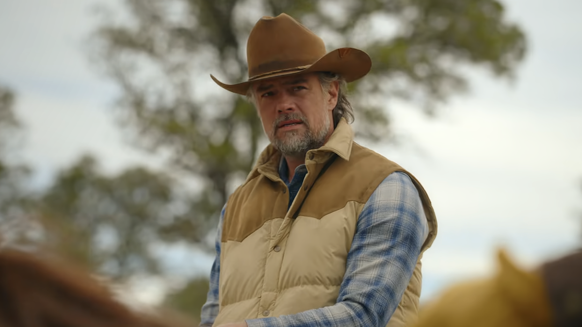 Why Josh Duhamel Leaving Hollywood Was Good For His Family (And His ...