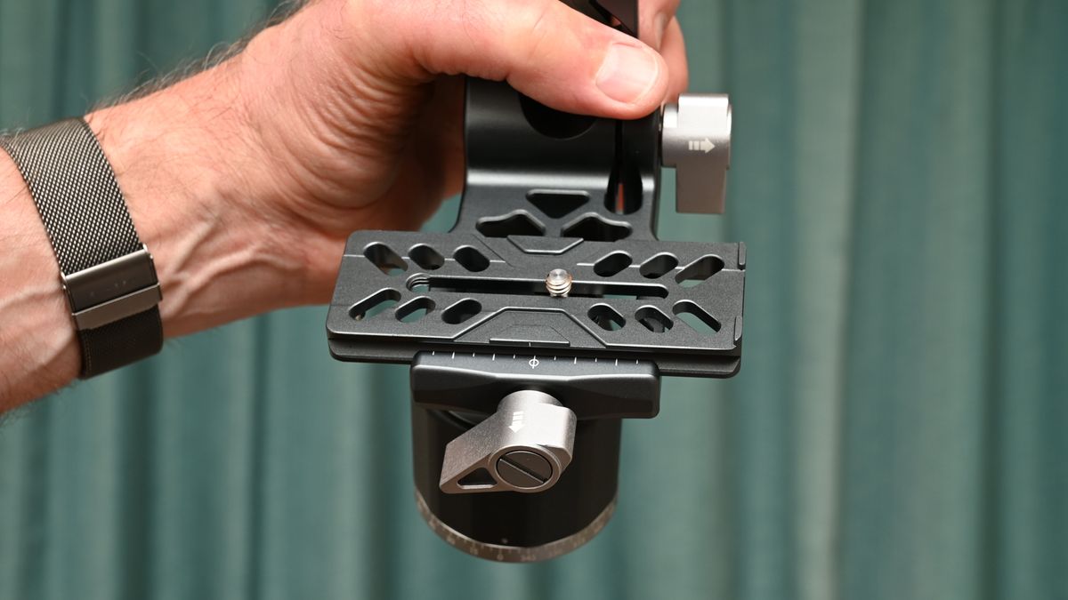 Benro GH2N gimbal head review: loadbearing strength with freedom of ...
