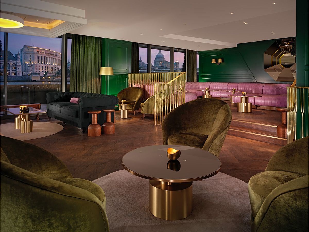 8 Of The Most Romantic And Beautiful Bar Interiors