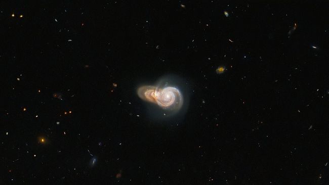 Hubble Space Telescope captures two 'overlapping' spiral galaxies | Space