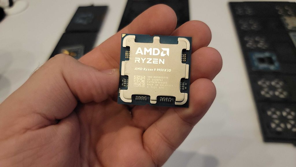 Here's all the silicon AMD launched at CES 2025 - family die photos of Strix Halo, Krackan Point ...