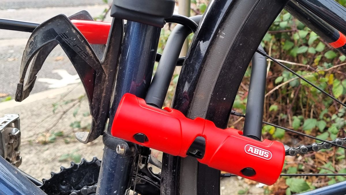 Abus Ultimate 420 + Loop Cable review | Cyclingnews