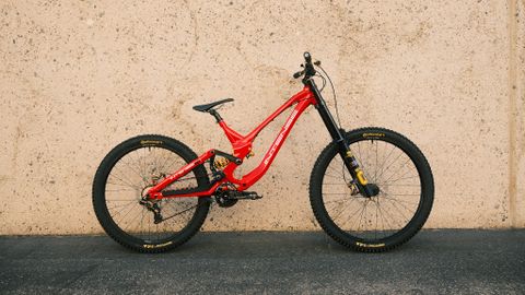 Intense Factory Racing is resurrected with a brand-new downhill bike ...