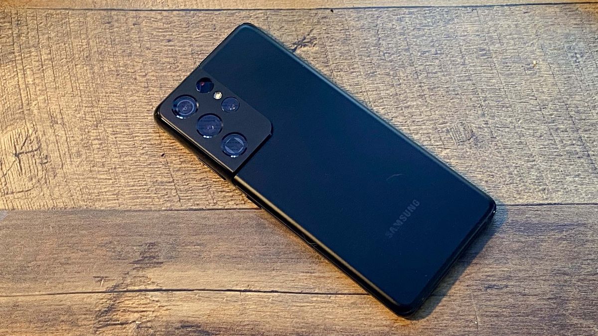 Samsung Galaxy Z Fold 3 vs. Galaxy S21 Ultra: which is the ultimate ...