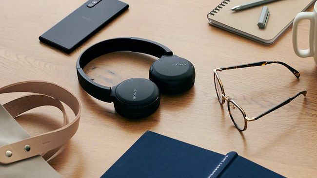 New cheap Sony headphones and Bluetooth speakers appear in Twitter leak ...