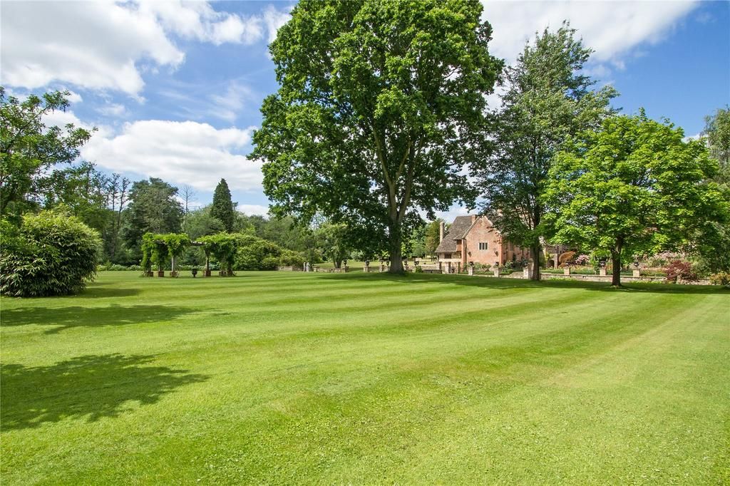 A glorious Sussex home where one of Henry VIII's wives cavorted before ...