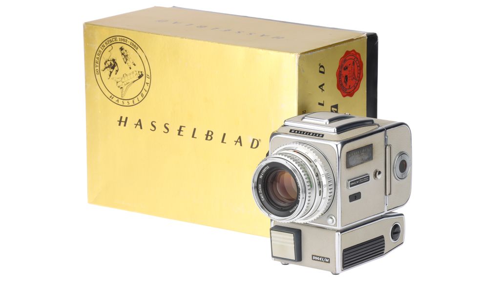 Awesome gold-plated and rare NASA Hasselblad cameras go to auction ...
