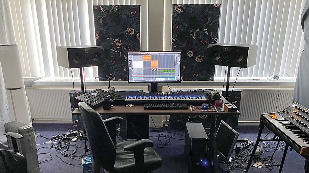 How to build a home music studio: speaker positioning and room ...