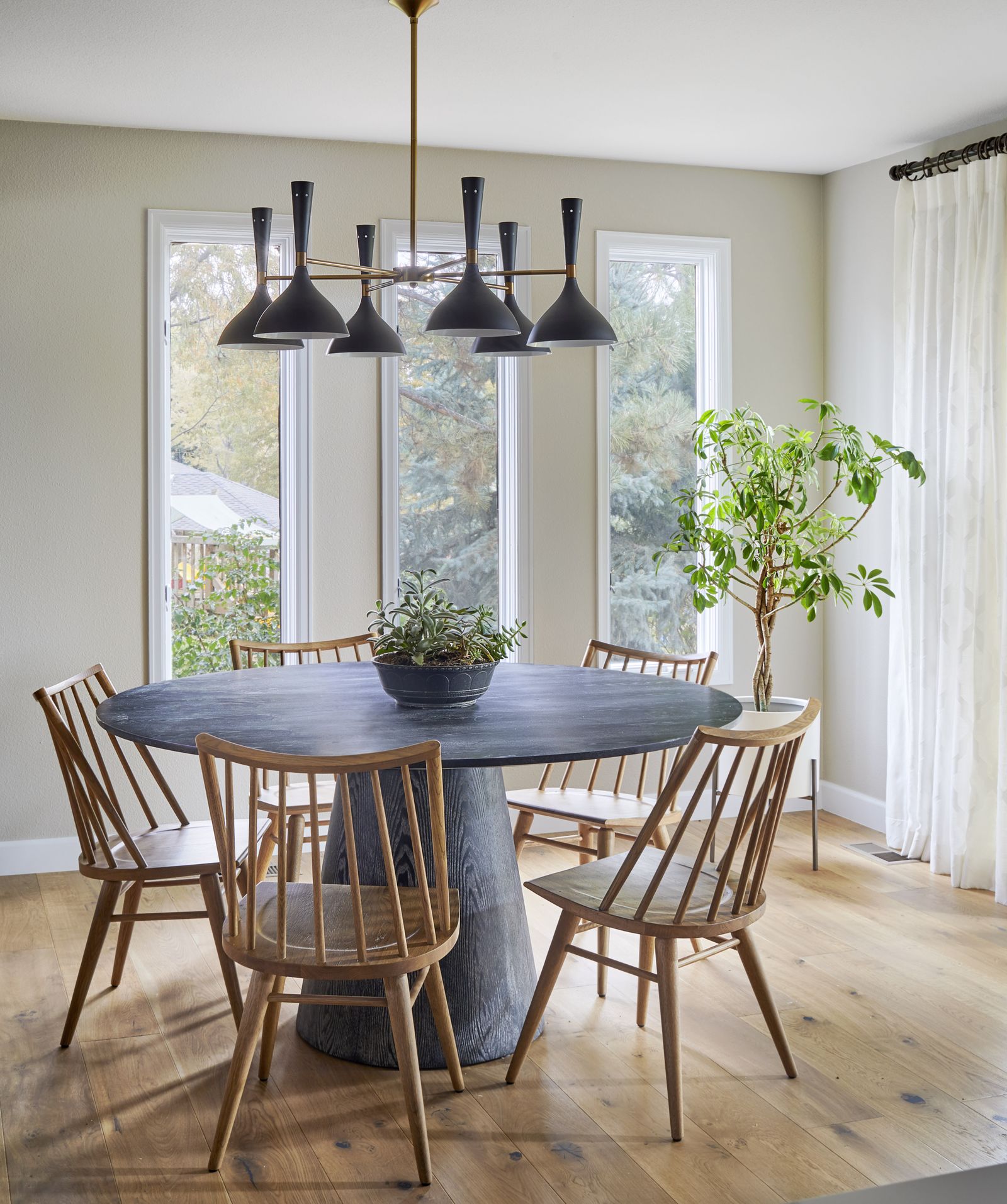 13 Table Centerpiece Ideas That Aren't a Default Floral Vase | Livingetc