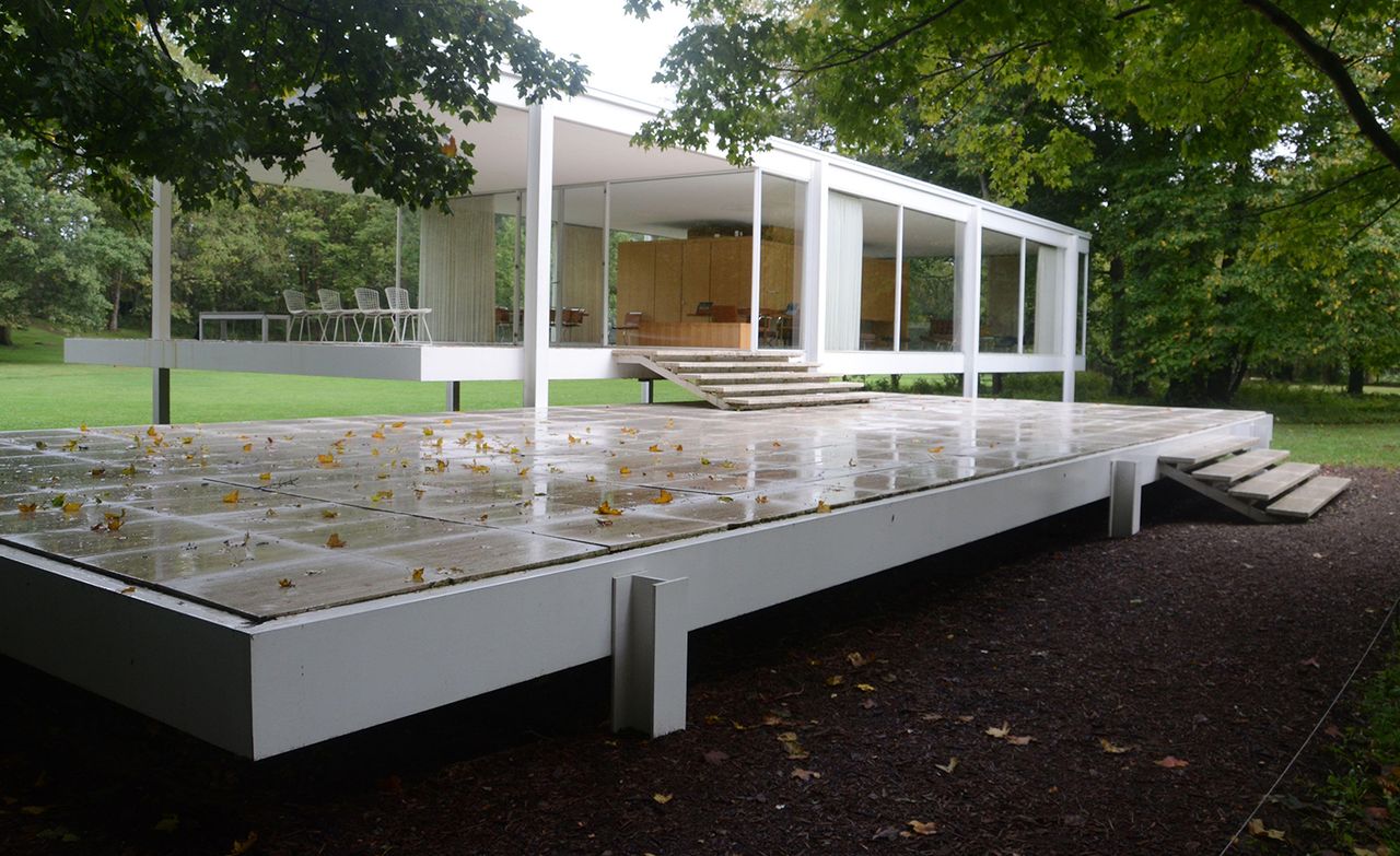 Farnsworth House - a look at Mies van der Rohe's mid-century icon ...