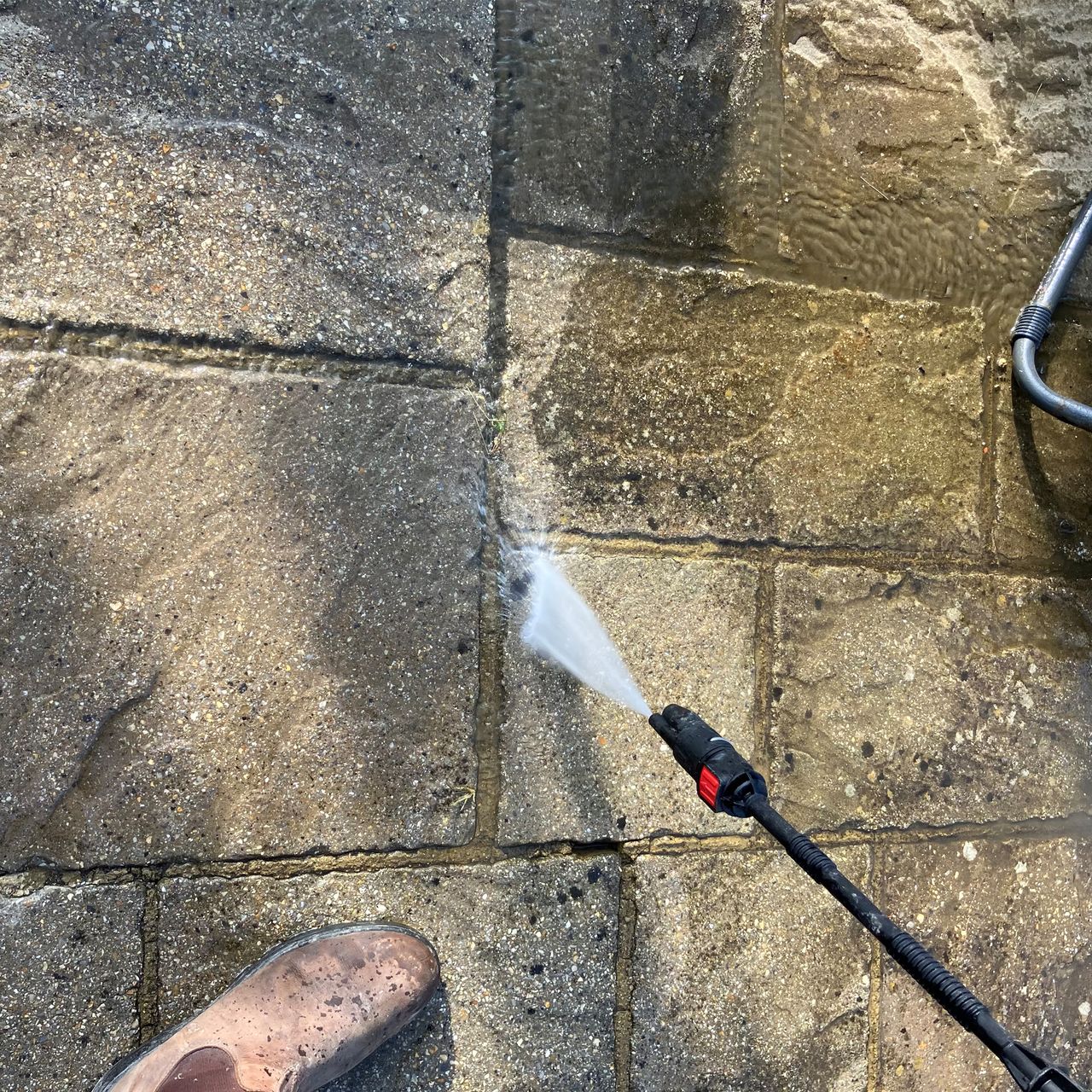 How to use a pressure washer on patio and garden furniture | Ideal Home
