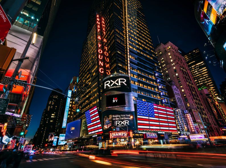 Roku Leases the Big Billboard and Top 4 Floors at '5 Times Square ...