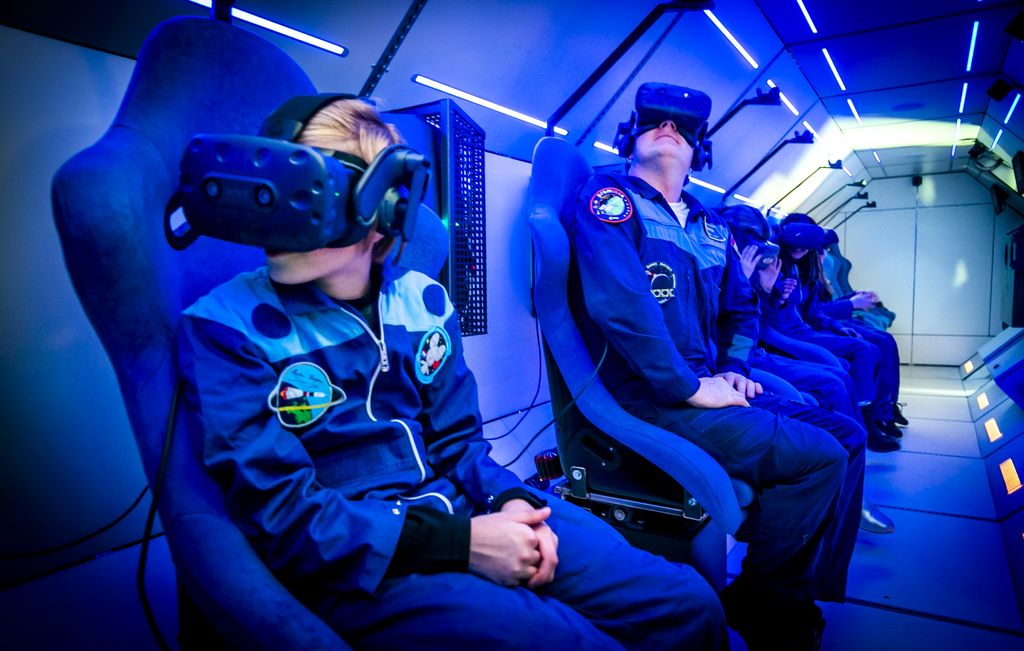 This Virtual Reality SpaceBuzz Bus Lets You Feel What It's Like to See ...