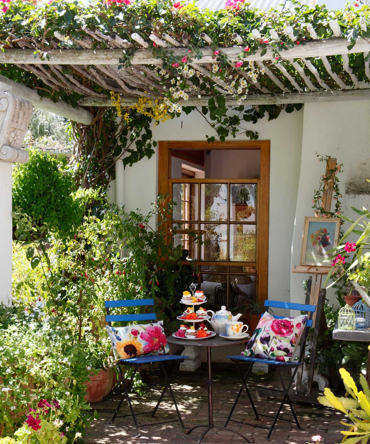 Front porch furniture ideas: 11 chic setups | Gardeningetc