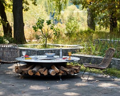 How to cook on a fire pit: 6 top tips | Gardeningetc