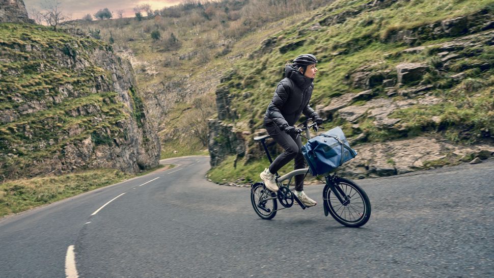 Brompton rolls out new 12 speed system across most of its range ...