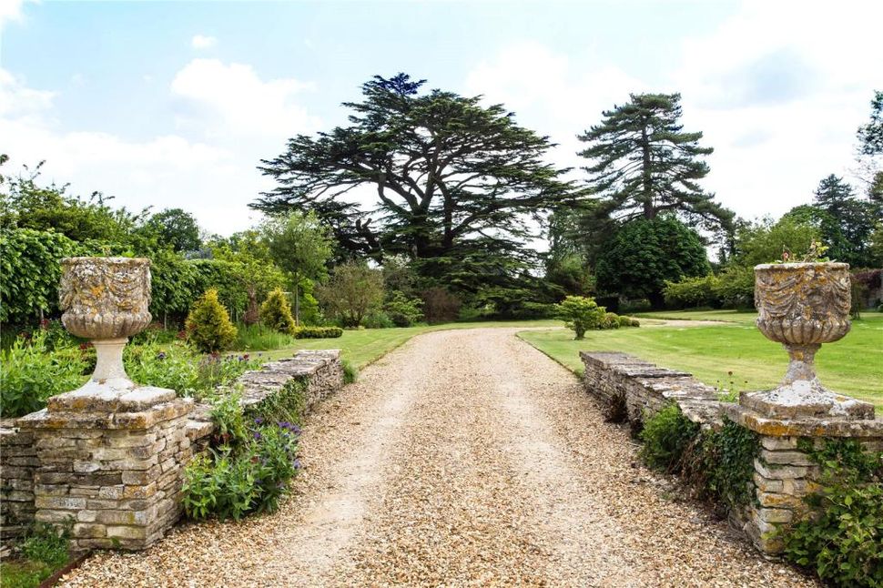 You can now buy the Bennet's home from Pride & Prejudice ⁠— and here's ...