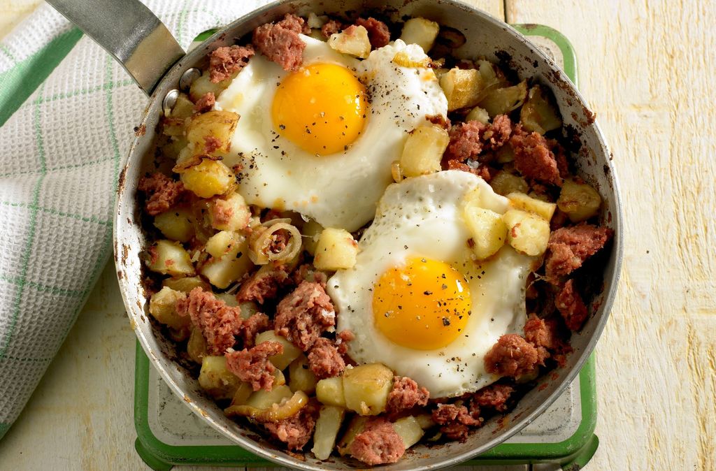 Hash and eggs | Breakfast Recipes | GoodtoKnow